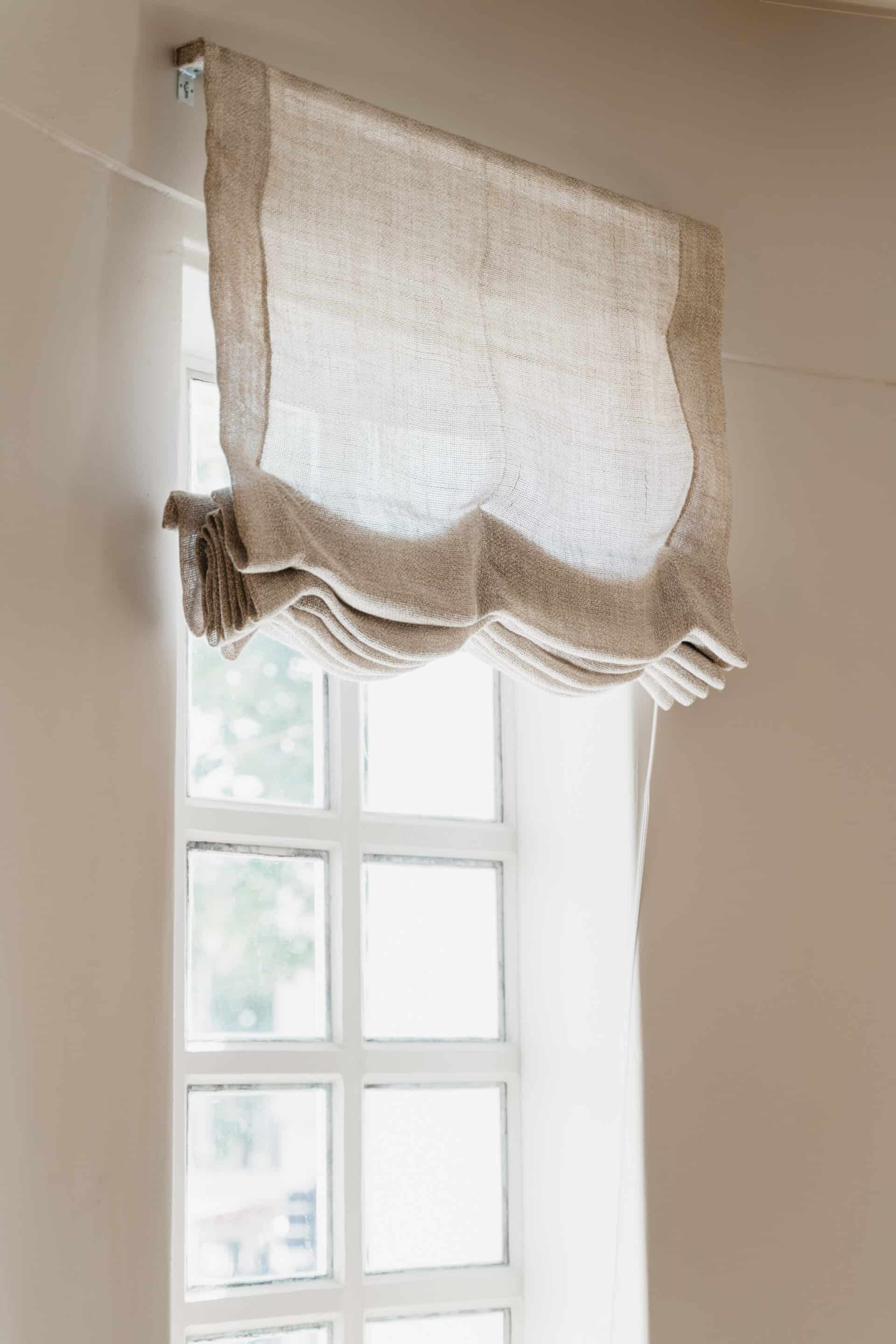 Traditional Linen and Kitchen Roman Blinds - hard and soft | Shades